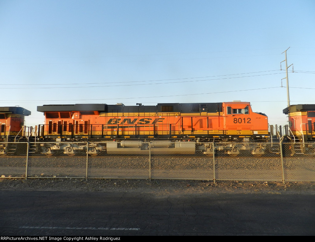 BNSF 8012